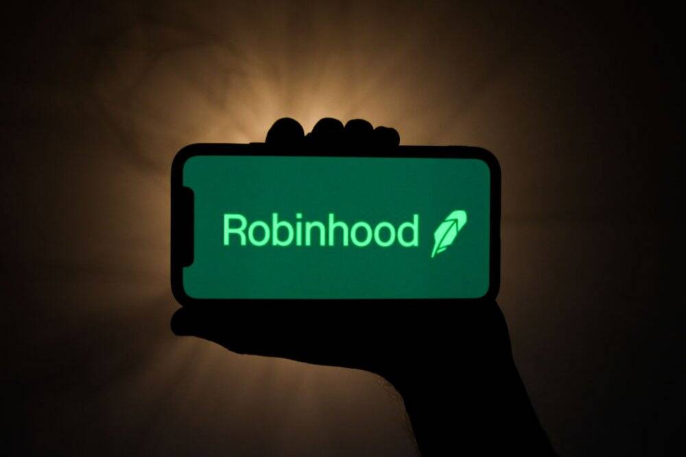 Study reveals Robinhood lags behind competitors in options trade ...